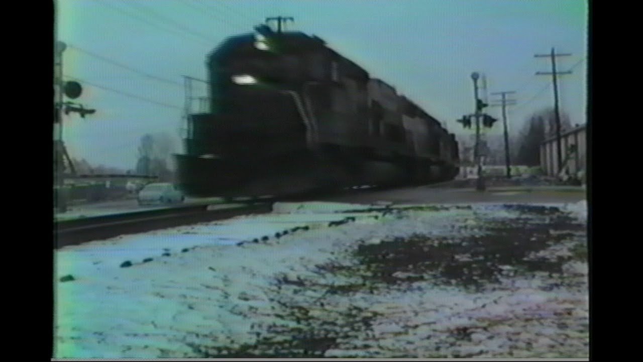 543. SOUTHERN PACIFIC SP 4424 in SNOW at Eugene Oregon on feb 20 1986 ...