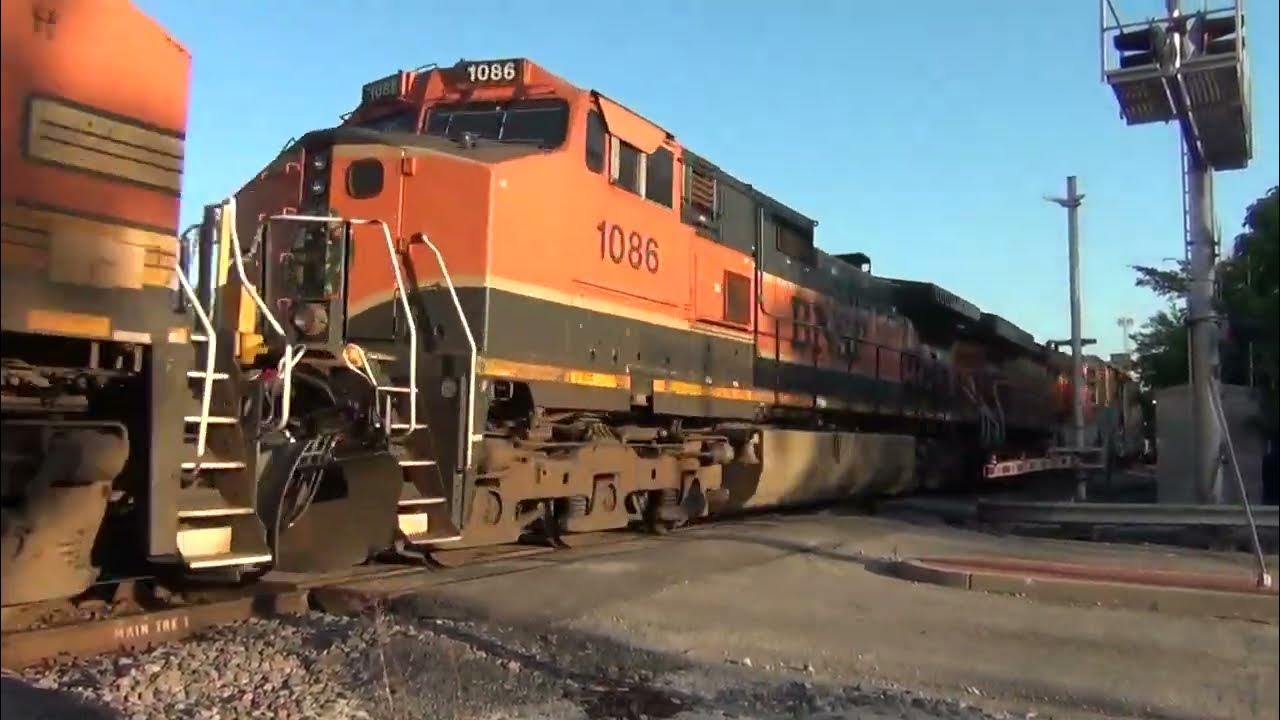 BNSF EB 5x1x1 Mixed Freight Meets BNSF WB Cargill Feed Train. Olathe, KS 8/17/24 - YouTube