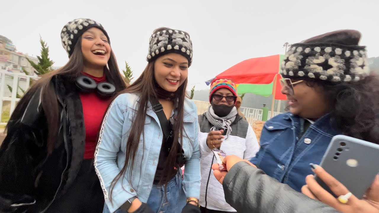 Giving chocolates to random girls on chocolate day🍫 | Valentines day ...