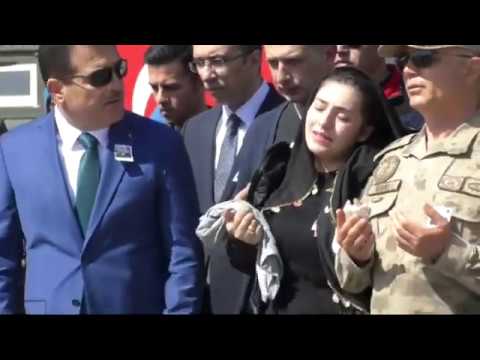 Hakkari’de yürek yakan şehit töreni