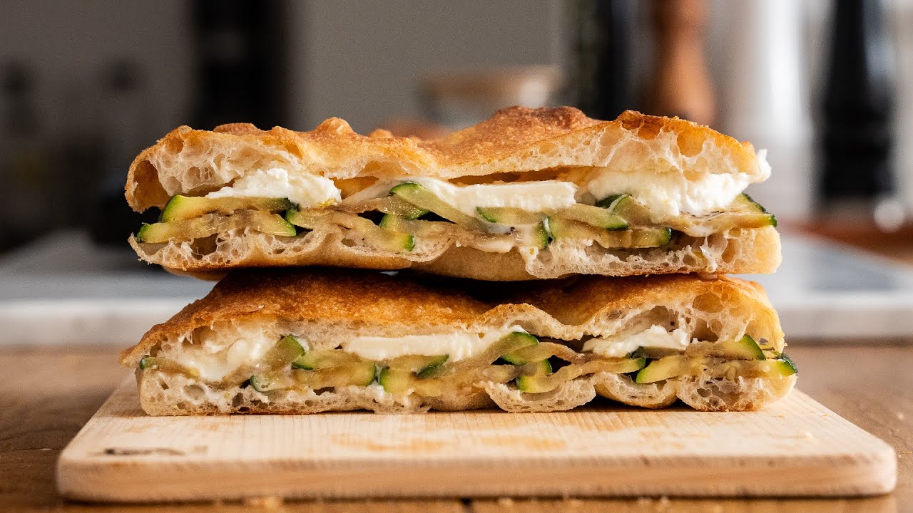 PIZZA ROMA STYLE in a PAN with Grilled Zucchini. - YouTube