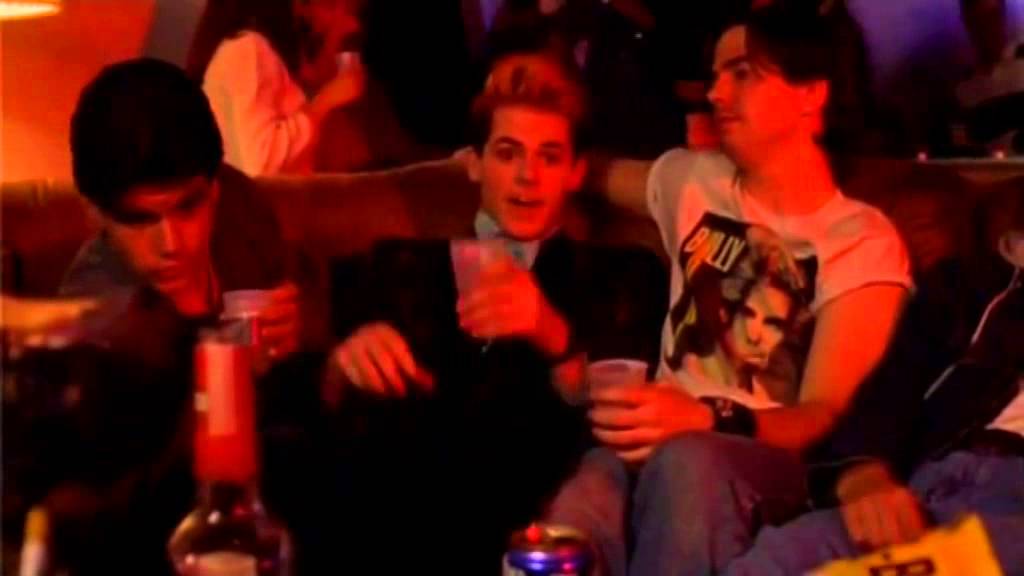 dancing scene - edge of seventeen - YouTube