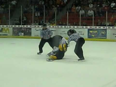 Max Hartner vs. Fargo Force Player - YouTube
