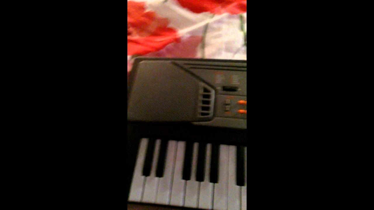 Loren's Techno Beat Electronic Keyboard - YouTube