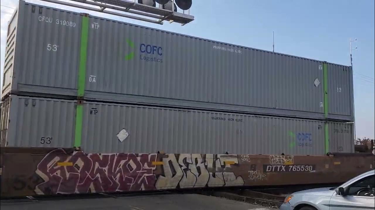 BNSF Autorack and Intermodal train passing Sunmaid Diamond Fresno ca - YouTube
