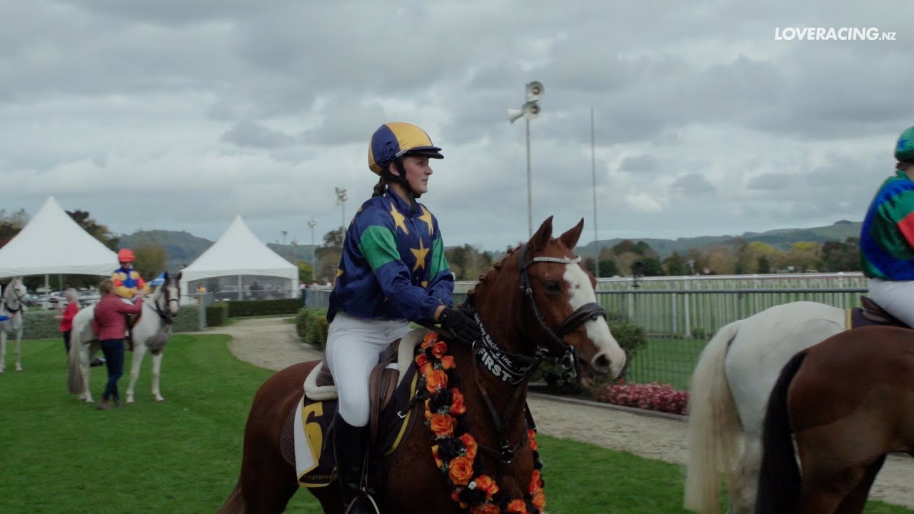 Hawke's Bay Pony Scurry - Kirsty Lawrence & Lily Iremonger - YouTube