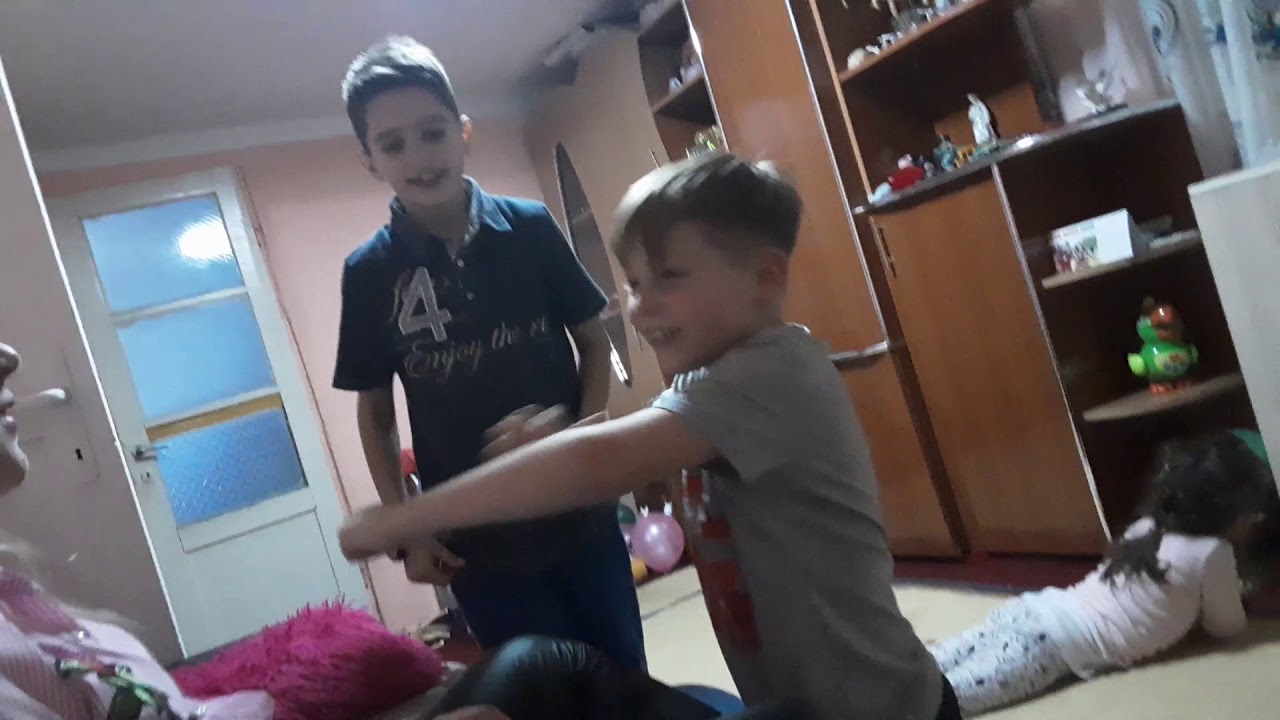 Cei mai distrabalati copii partea 1 - YouTube