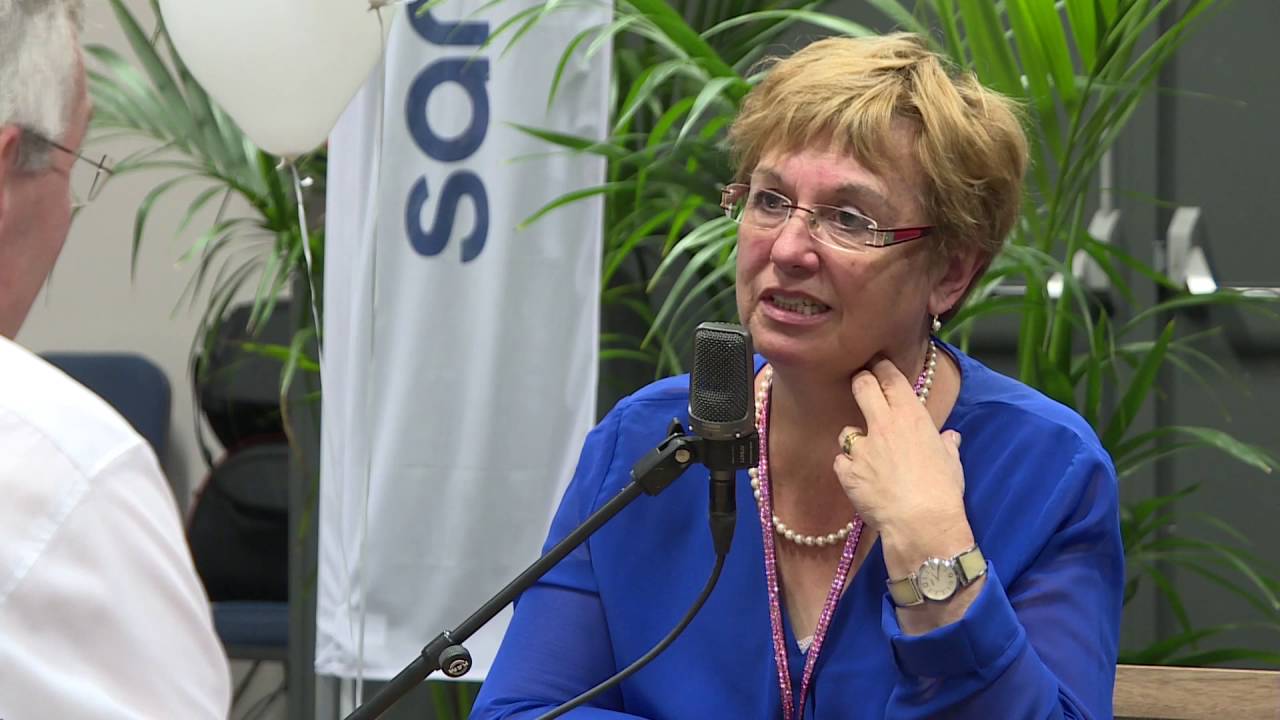Forum van de patiënt 2016: Speeddate met Peter Persyn (#3) - YouTube