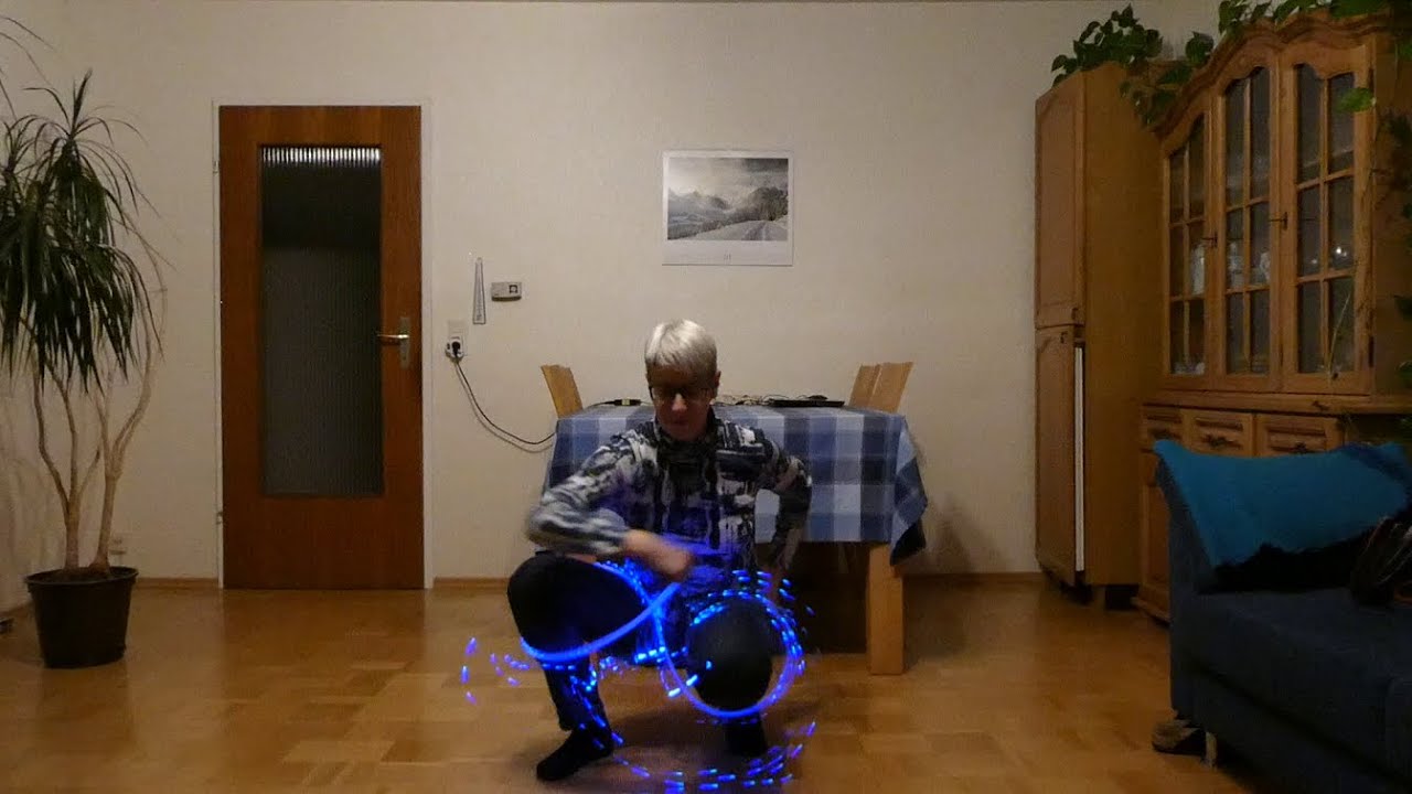 Light Whip Tutorial: Knee Infinities (Figure-Eight Knee Tracers) - YouTube