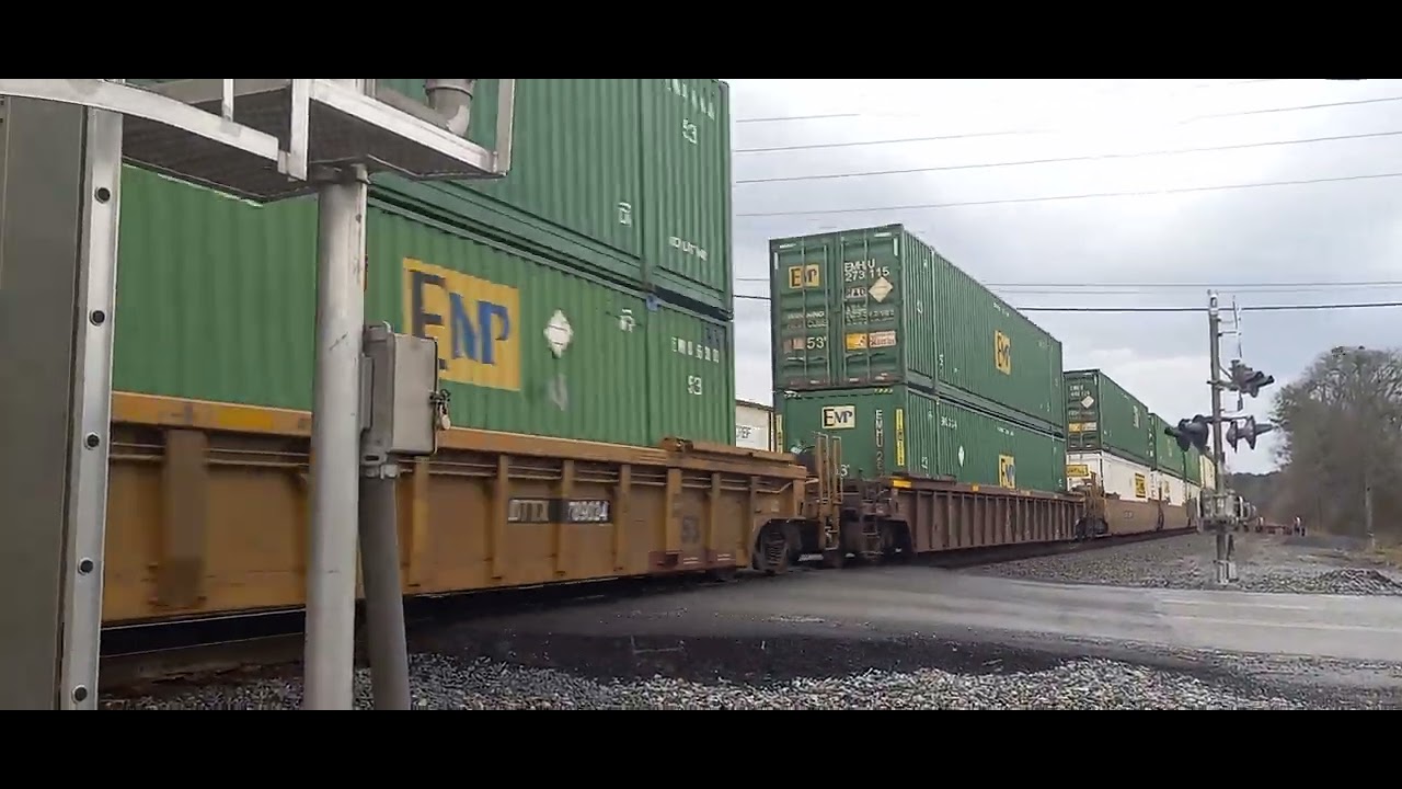 NS 26C with NS 1150 SD70ACE BNSF H3 6092 ES44AC and BNSF H3 8782 ...