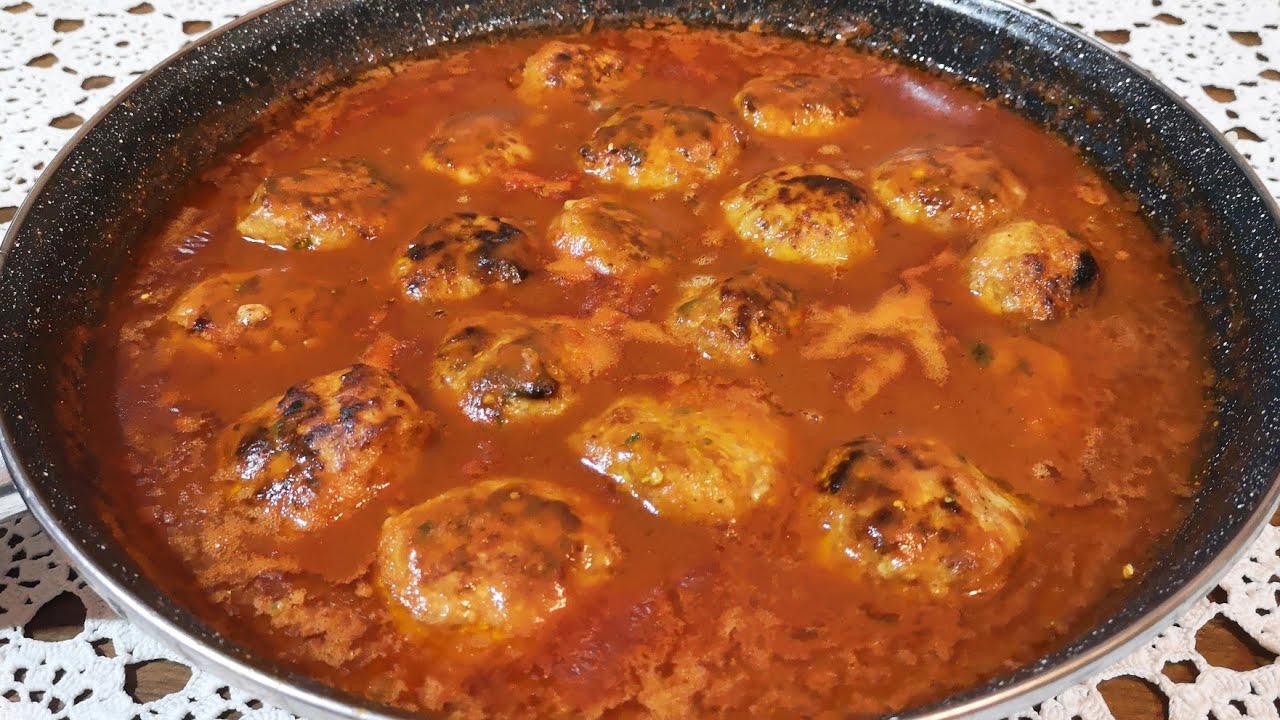 cufte u paradajz sosu - YouTube