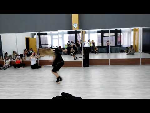 Alesia Domasevich - Iraki Kawliya Abaya