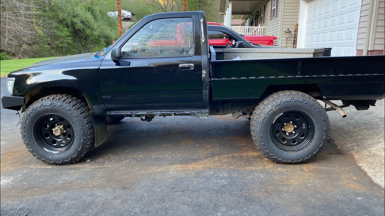 Rebuilding a wrecked and rusty Toyota pickup into a daily driver - YouTube