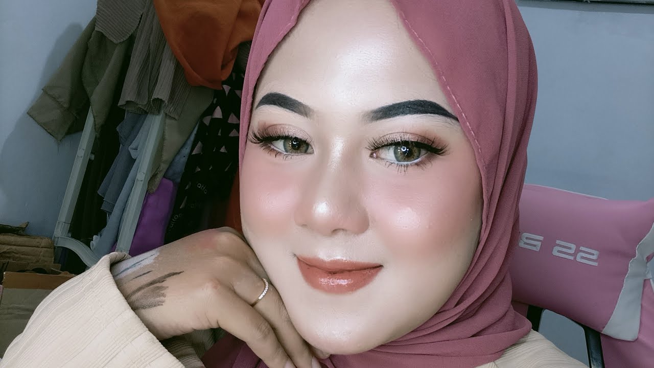 TUTORIAL MAKEUP PEMULA TANPA SKIP - YouTube