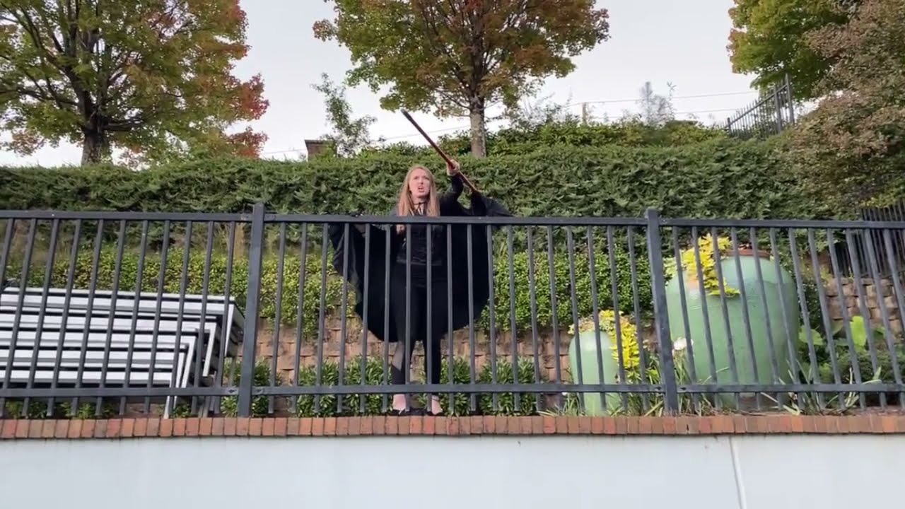 Put on a show! - YouTube