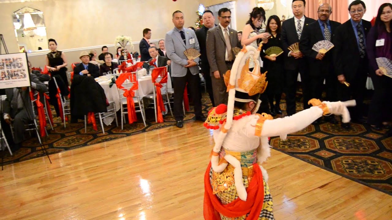 INDONESIAN HANUMAN DANCE in Chicago - YouTube
