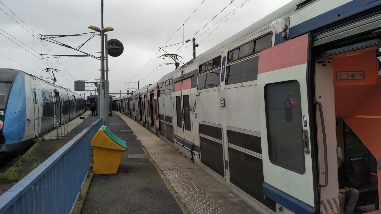 RER-E MI2N EOLE Z22500 en gare de Villiers-sur-Marne-Le-Plessis ...