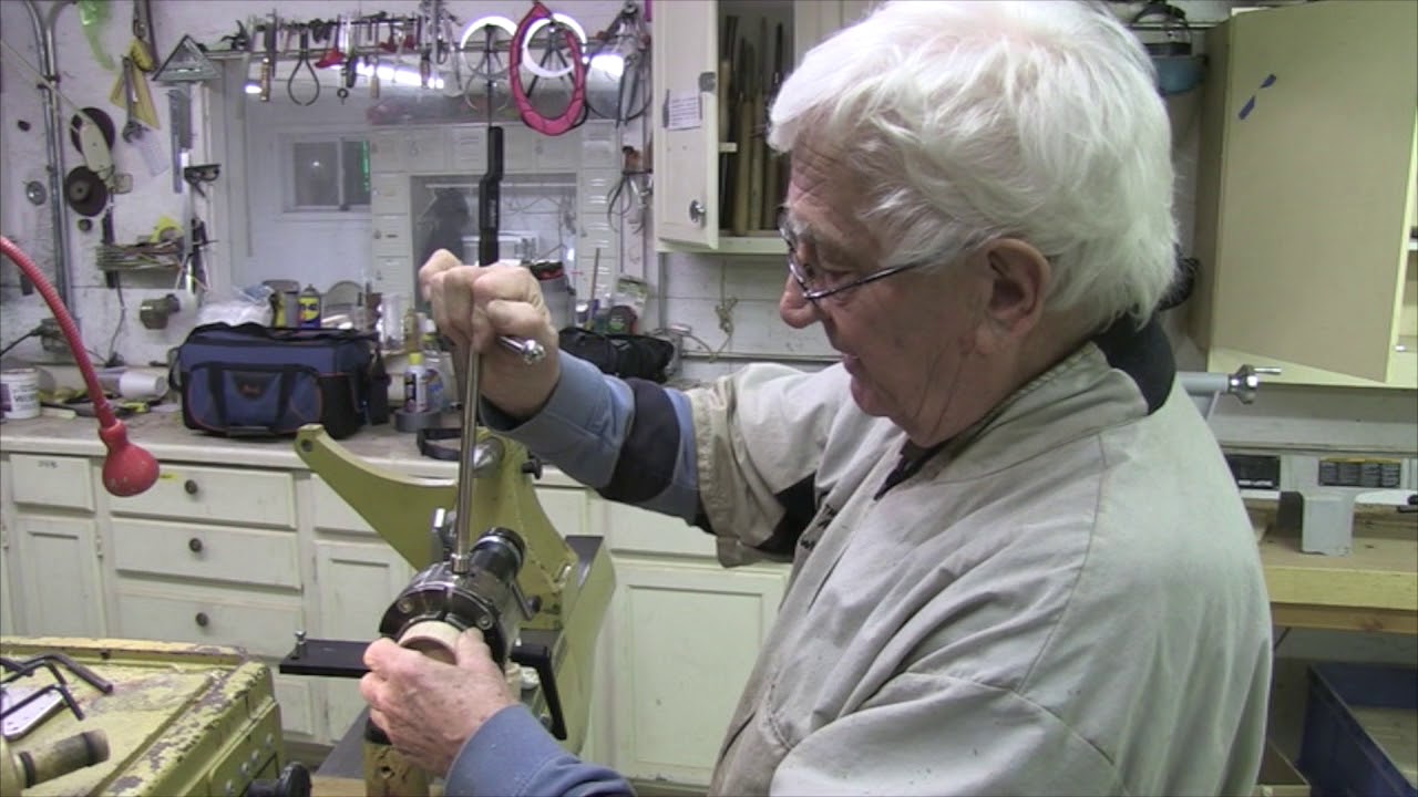 Easy threading of boxes and lids - YouTube