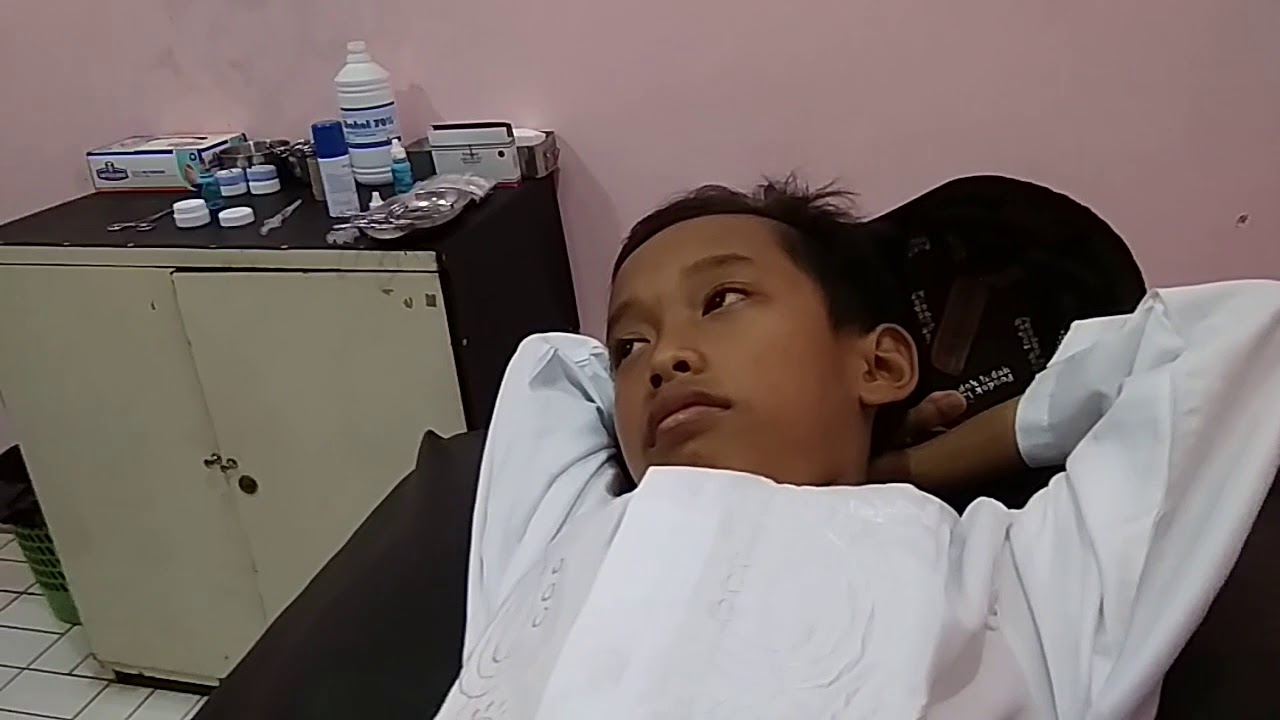 Proses sunatan (khitan) - YouTube