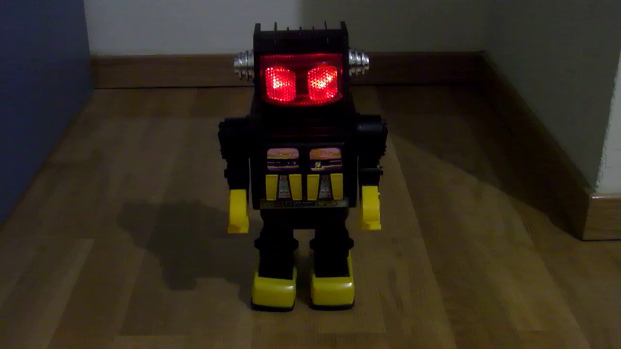 COSMOS ROBOT by KAMCO 1980 - YouTube