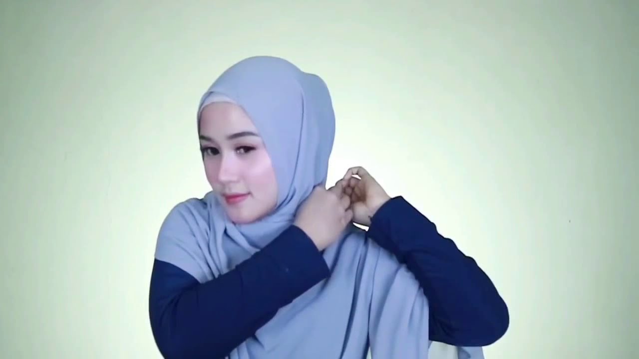 03 TUTORIAL HIJAB SIMPLE PASMINA OOTD MENUTUP DADA - YouTube