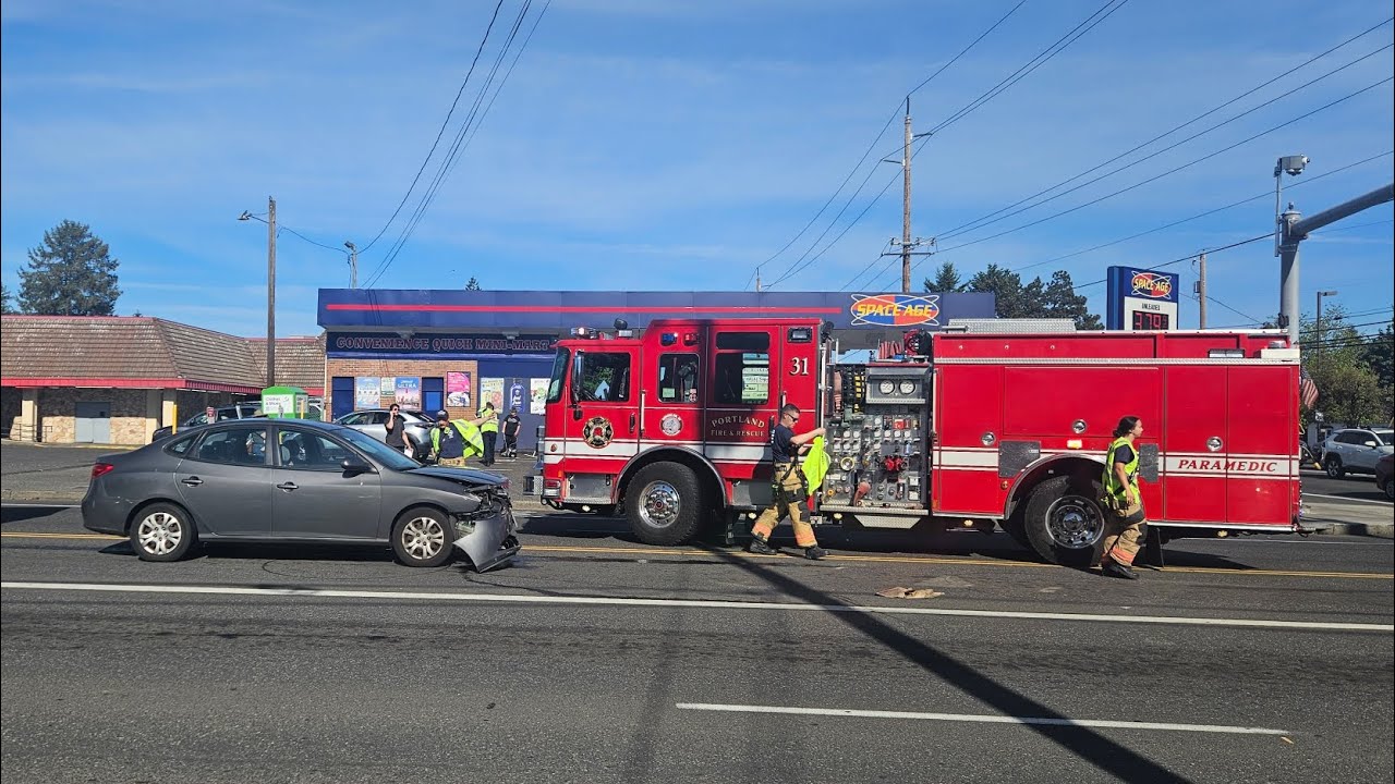 Portland Fire Engine 31 on scene - YouTube