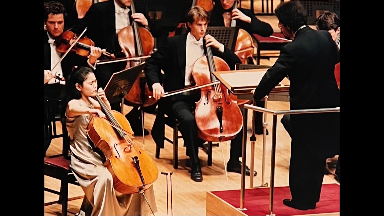 15-yr old Han-Na Chang plays Schumann Cello Concerto (1998) - YouTube