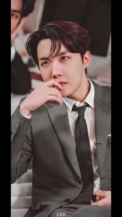 GUESS WHO'S BIRTHDAY'S COMING UP......... - YouTube