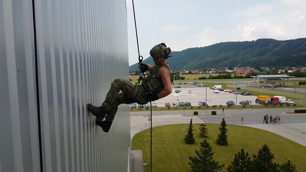 The tactical abseiling - YouTube