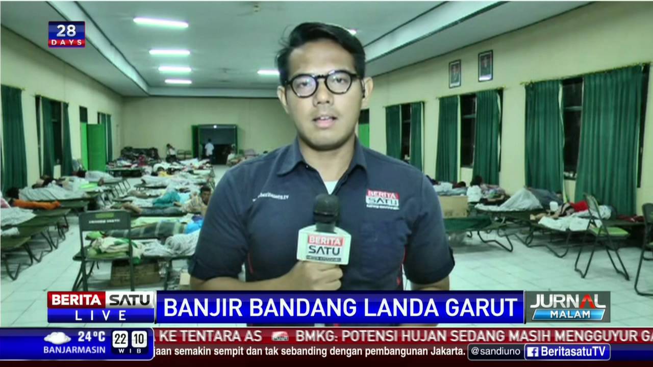 Korban Banjir Bandang Garut Masih Mengungsi di Markas Korem 062 - YouTube