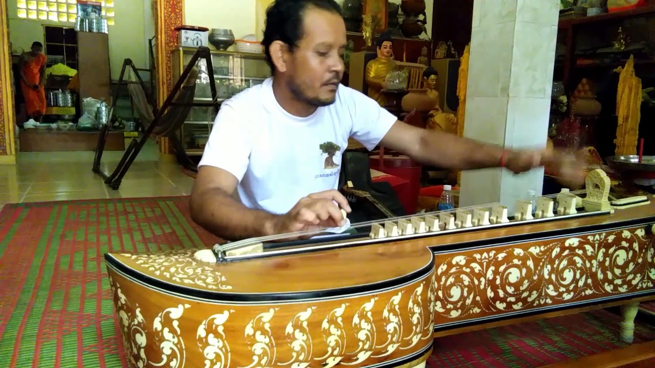 Playing Takhe by Hoa Pov - YouTube