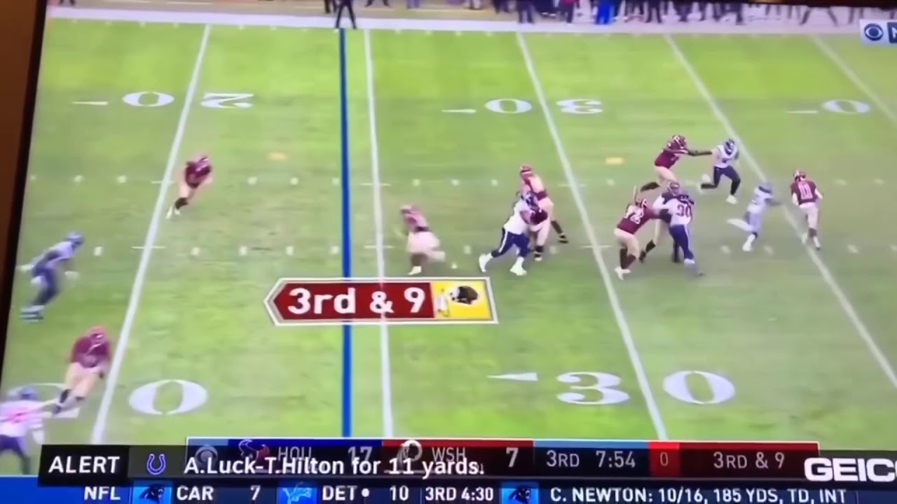 Redskins QB Alex Smith breaks two bones after a Gruesome Leg Injury ...