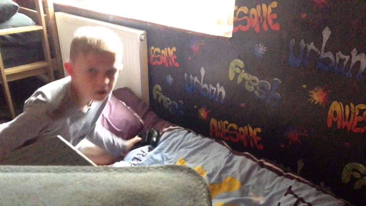 Sleep over in bros room - YouTube