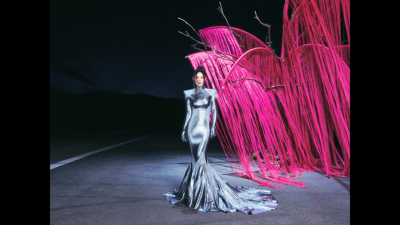 TIA RAY-如河 (RIVER FLOW) (Official Music Video) - YouTube