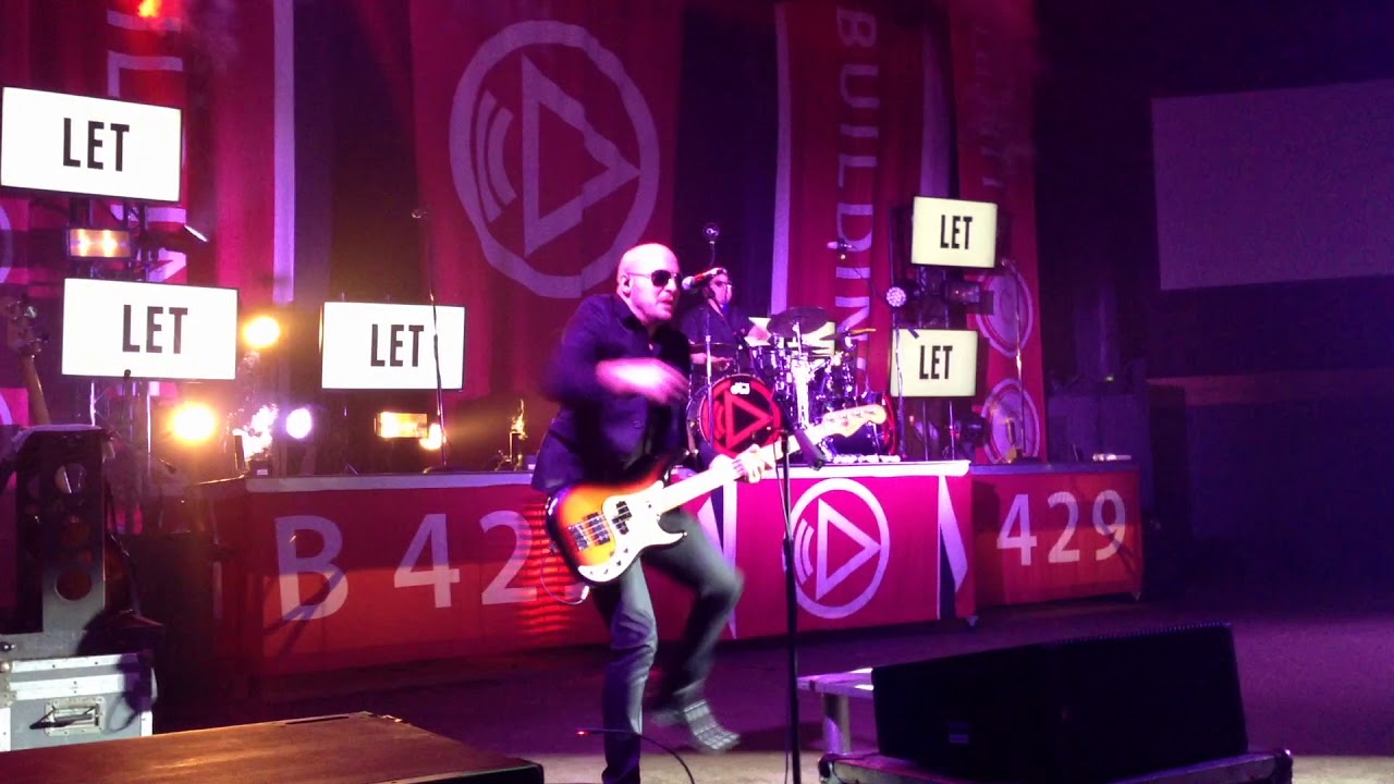 Building 429 "Bonfire" (Live 2013) - YouTube