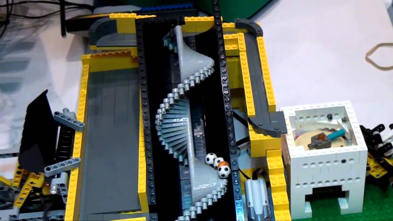 Giant LEGO great ball contraption Rube Goldberg - Brickworld Chicago ...