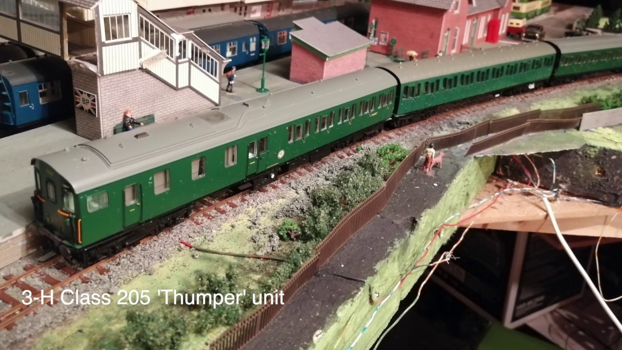 3-H Class 205 'Thumper' unit in OO gauge. - YouTube