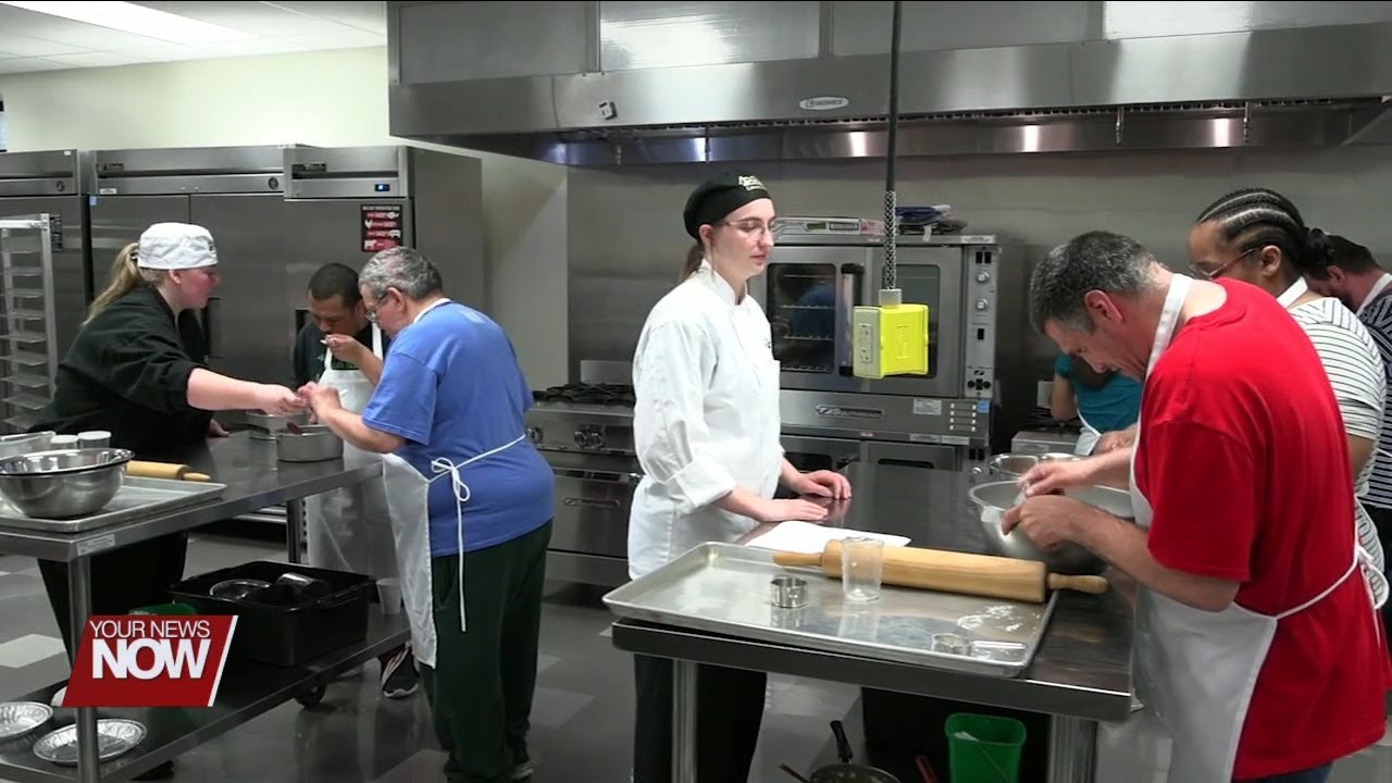FANS from Allen County Board of DD learn how to make pot pies thanks to ...