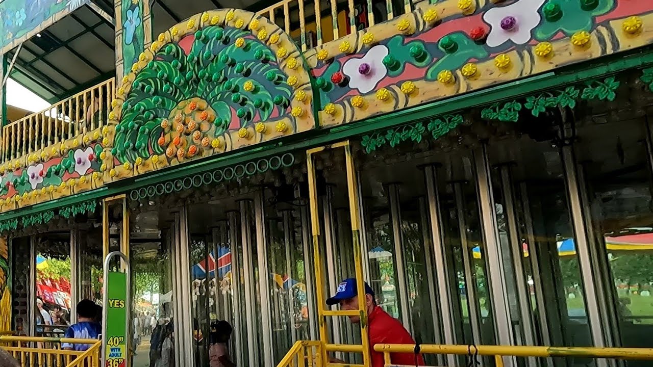 Monkey Maze glass house walk-through at Bluegrass Fair (June 19th, 2021 ...
