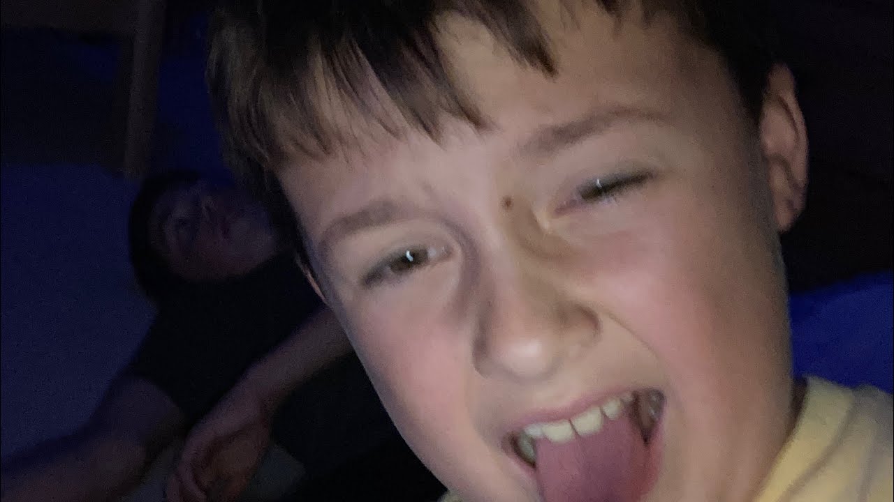 The bloopers of when your friend plays to much fake zombie apocalypse ...