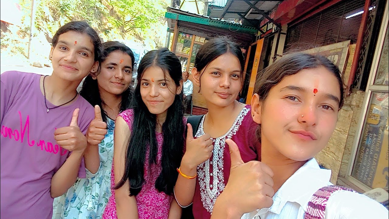 19 May 2025 I met my scl friends after 1 years🥺🫂💗 hum gyi kanchi mandir ...
