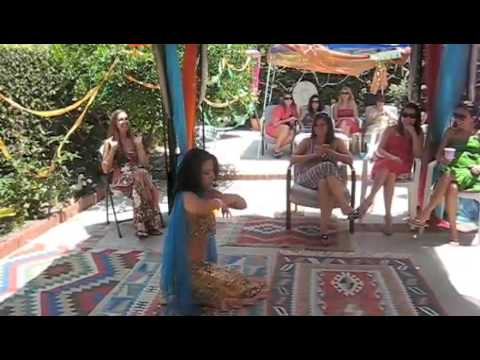 Kamila Sexy Hot Belly Dancer-Oum Kathloum & Warda