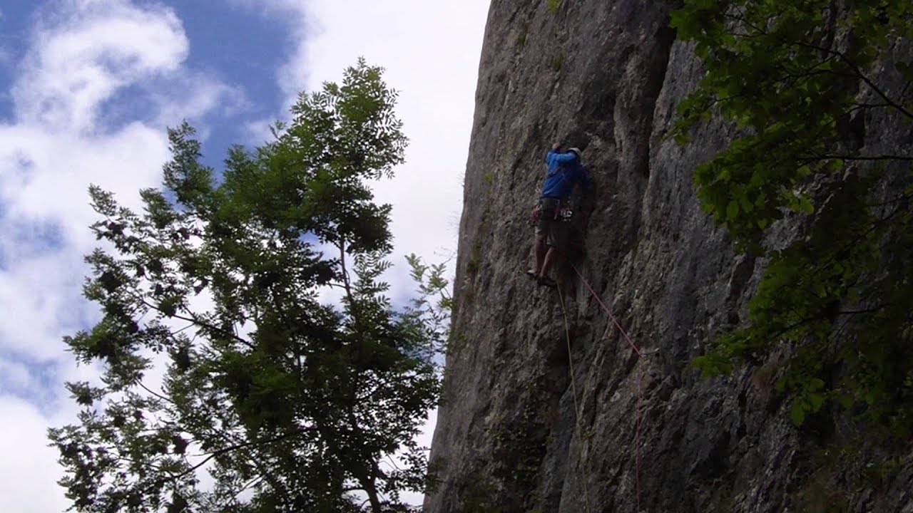Climbing George, Tissington Spires. - YouTube