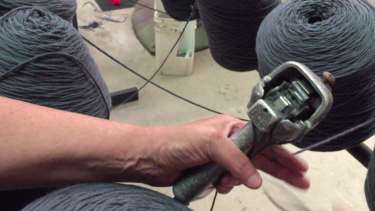 Splicing yarn at Bendigo Woollen Mills - YouTube
