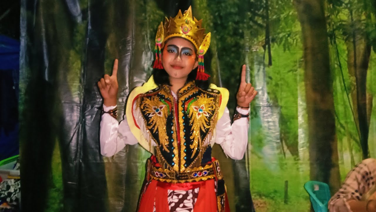 Tarian belendrong turonggo wijoyo utomo - YouTube