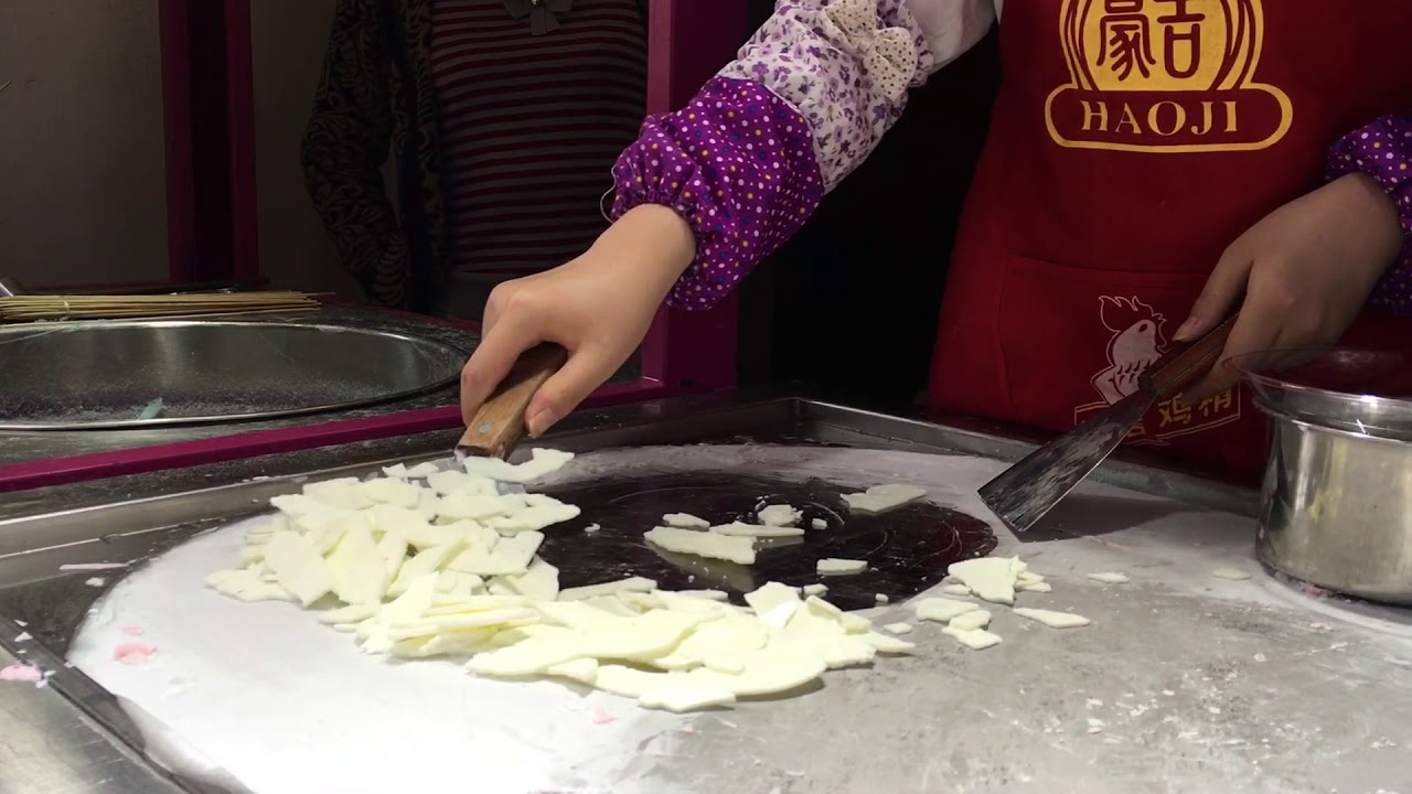 “Fried” Yogurt Ice Cream in Chengdu - YouTube