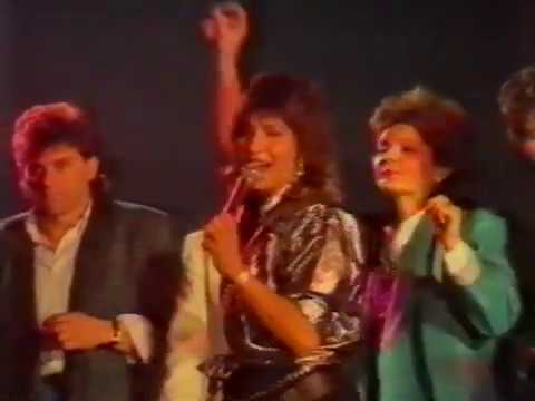 Vesna Zmijanac - Kraj nogu ti mrem - LIVE - Poselo 202 - (TV RTS 1987)
