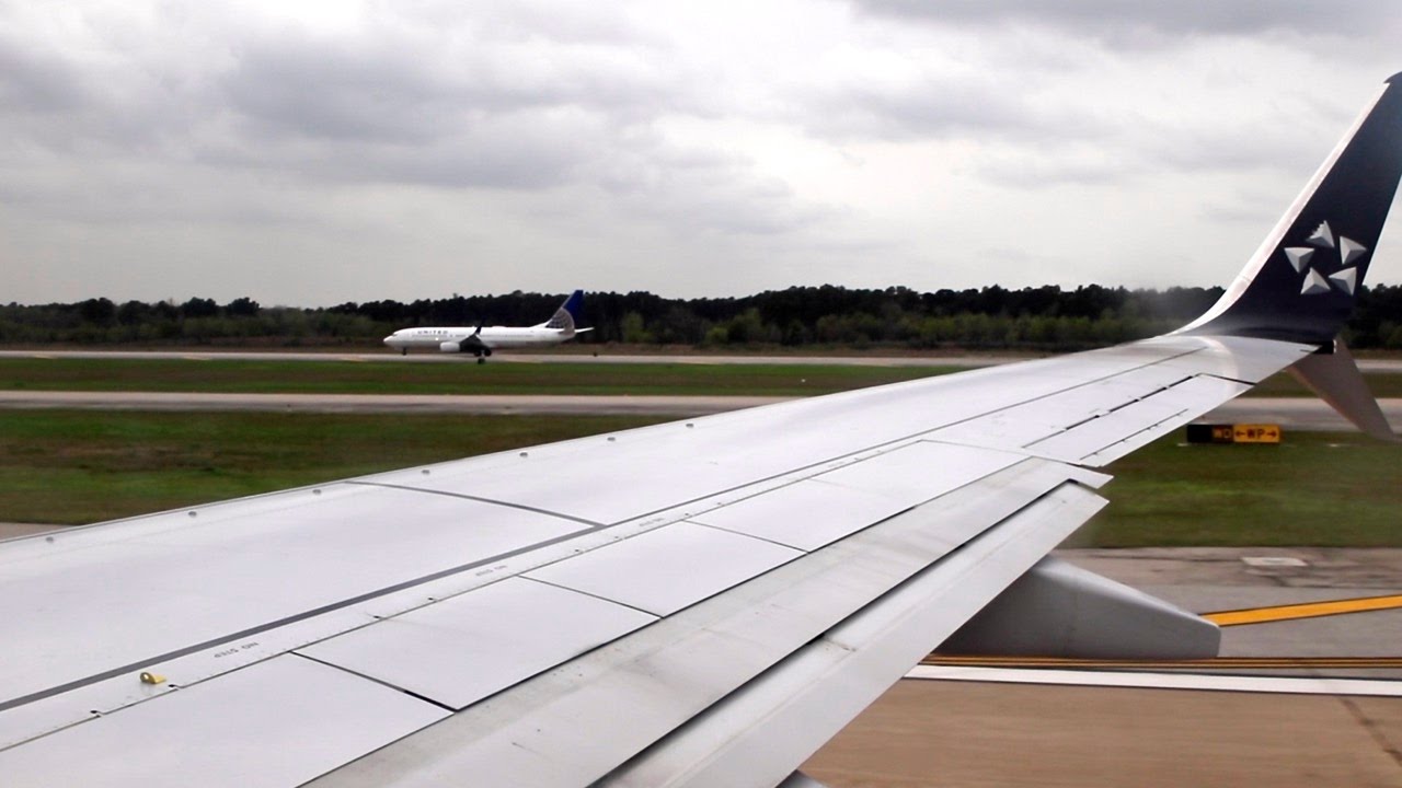Parallel Takeoff: Two United B737s at Houston IAH - YouTube