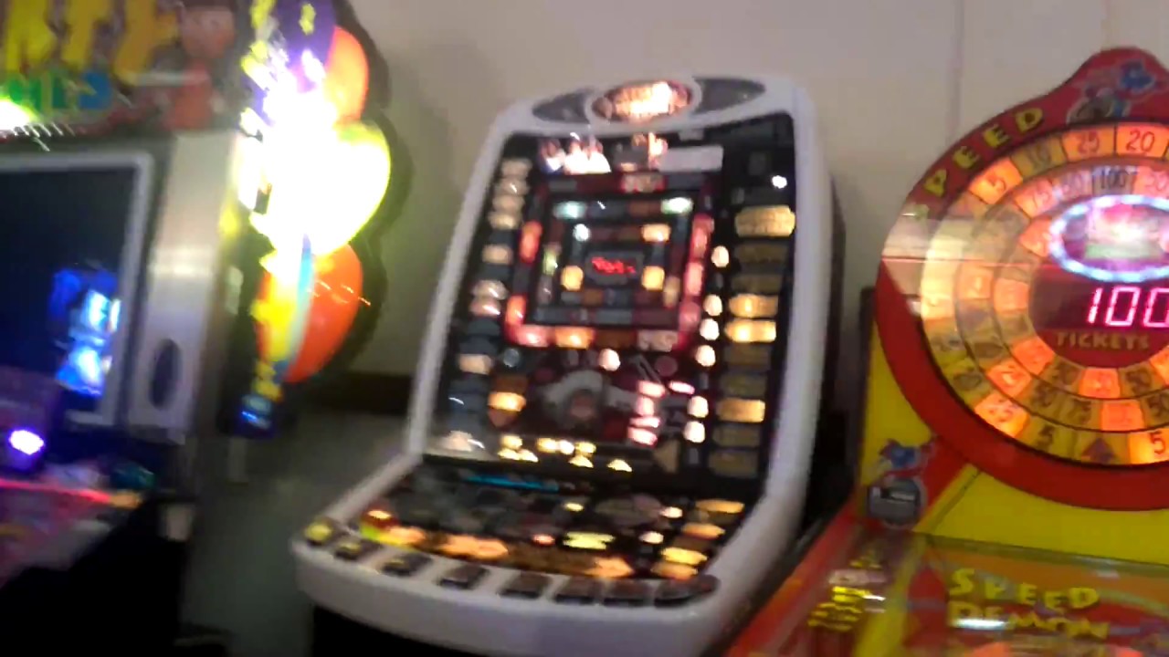 Newquay UK arcade tour - carousel amusement - summer 2017 - YouTube