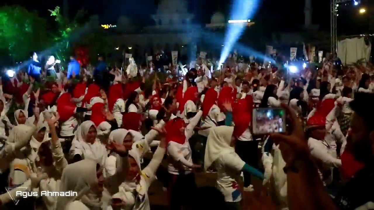 Tari Rampai Batam Pecahkan Rekor MURI 20.000 Penari - Batam Menari 2018 ...